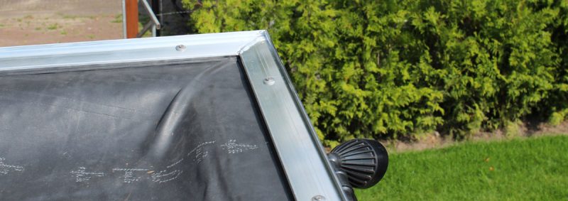 Daktrim plaatsen op EPDM dak